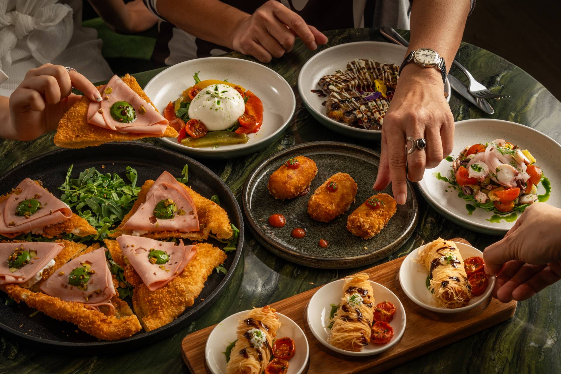 Christina's Singapore | Local Bar | Mondrian Singapore Duxton